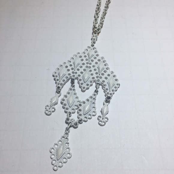 Vintage | Jewelry | Vintage White Metal Chain Pendant Necklace | Poshmark